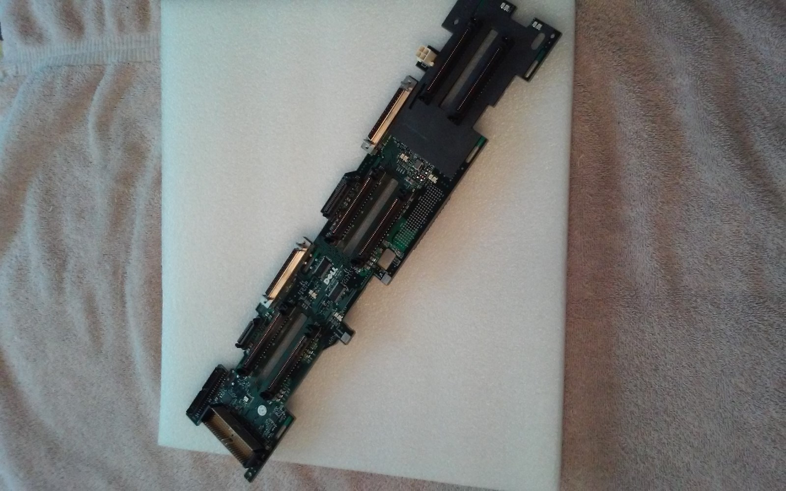 Y0982 Dell, Inc 6 Slot SCSI Back Plane Board for Power Edge 2850 0Y0982 ...