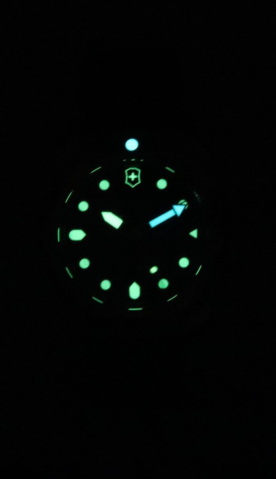 Victorinox Dive Pro Black Dial Automatic Diver's 300M Men's Watch ...