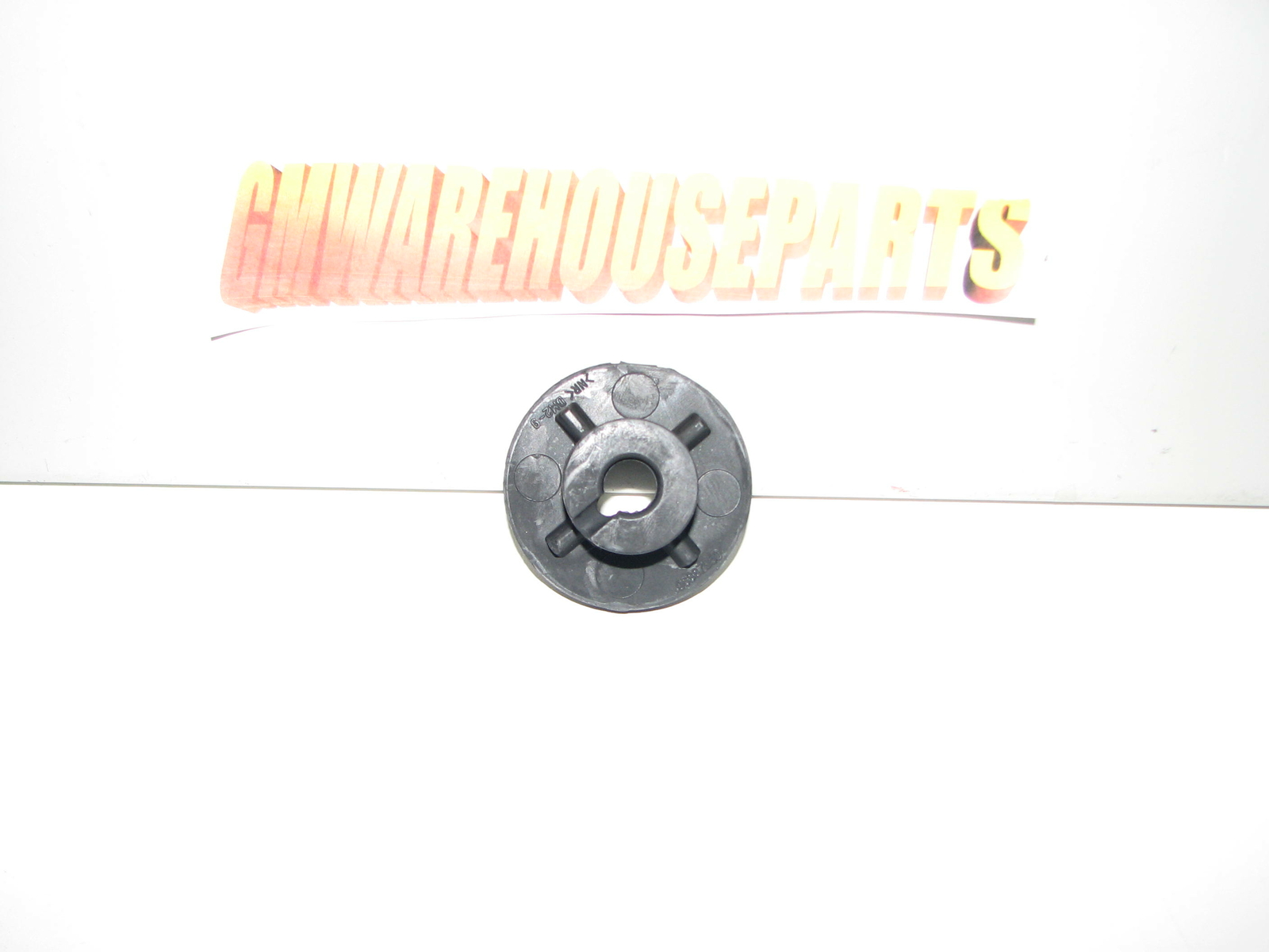 SATURN VUE CHEVY CAPTIVA LOWER RADIATOR RUBBER INSULATOR MOUNT NEW GM ...