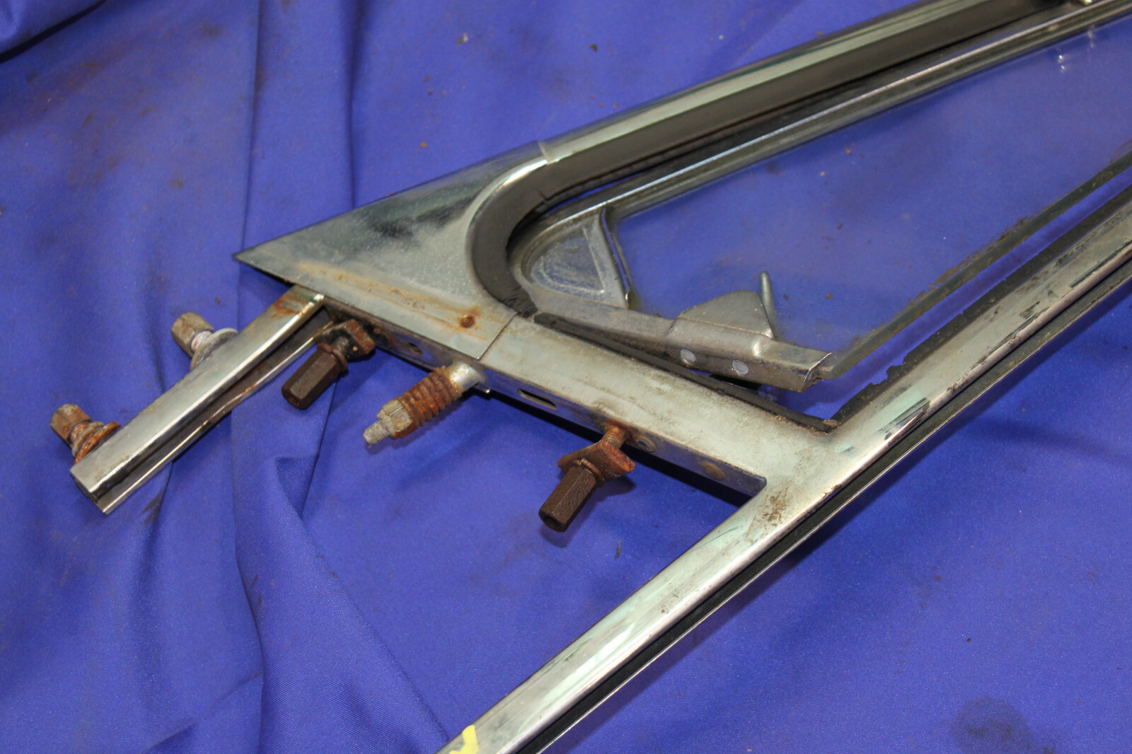 MG MGB GT LH Vent Window Assembly | eBay