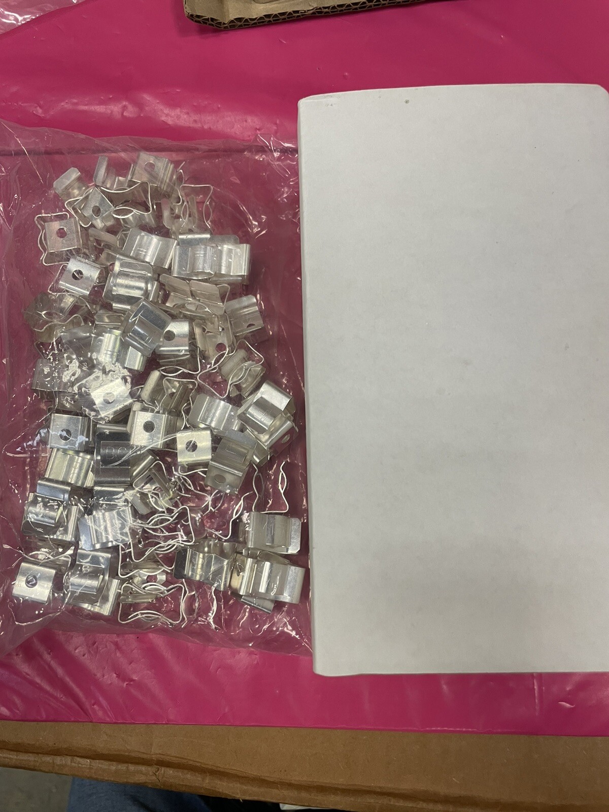 Littelfuse 01270001H (100 Count) ACS Fuse Clip 30A 250V 1 Circuit ...