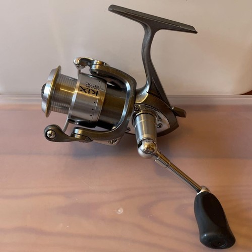 Daiwa Caldia KIX 2000 Spinning Reel For Fishing Made In Thailand Poor ...