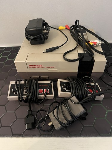 VTG 1985 Nintendo Entertainment System w/Controller,Adapter, Cables ...