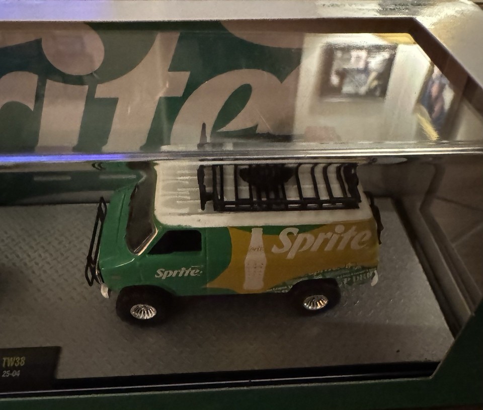 M2 1970 Chevrolet C60 Truck Custom & 1971 Chevrolet Van G10 4x4 Sprite ...
