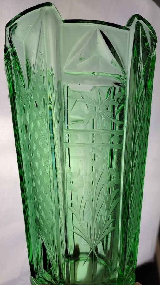 Vintage Duncan Miller Elegant Etched Depression Green Glass Vase Art ...