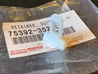 2007-2 TOYOTA 2010-25 Retainer, Outside 75392-35220 Genuine Toyota Qty ...