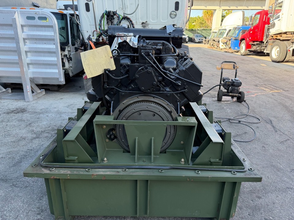 NEW 2004 Cummins V903 Diesel Engine, Model: V903-T295, CPL 0261, 295HP ...