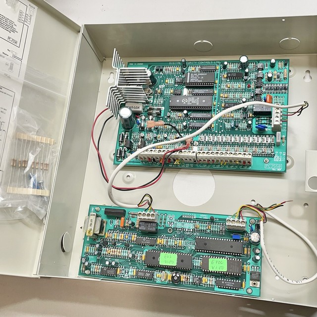 DSC PC2550 V1.31 Classic Series Alarm Control Circuit Board Only for ...