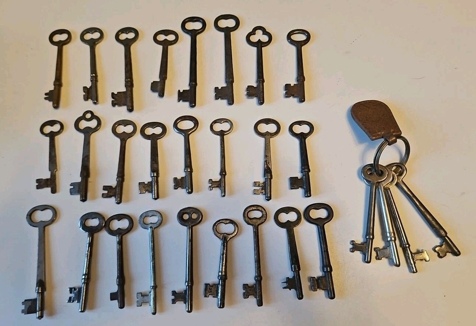 Large Lot of 39 Antique Vintage Skeleton Keys Old Keys Collectible | eBay