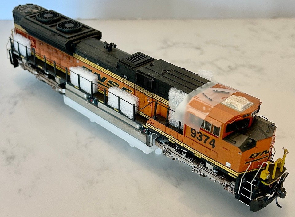 HO MTH BNSF SD 70ACE #9374 - MFR #80-2003-1 - DCC/SOUND - PLEASE NOTE ...