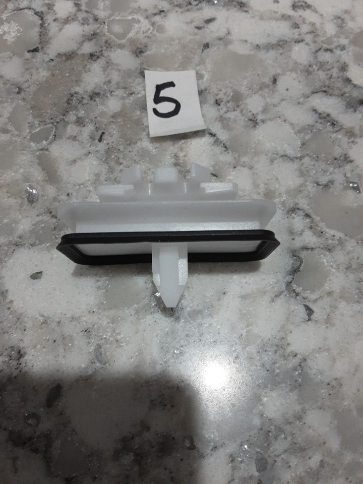 (Bag of 5) OEM Rocker Panel Clips for Traverse Enclave CT4 CT5 GM ...