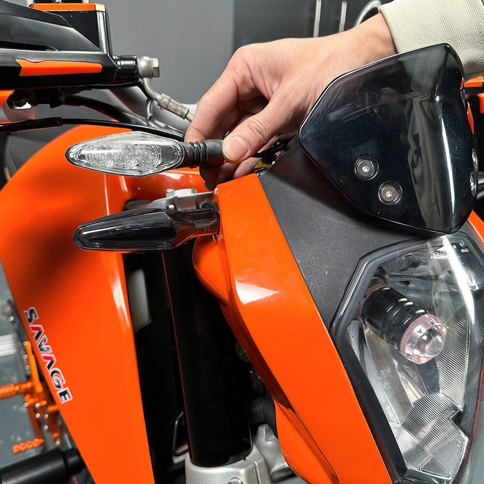 LED Turn Signal Light Flash Indicator For HUSQVARNA Svartpilen Vitpilen ...