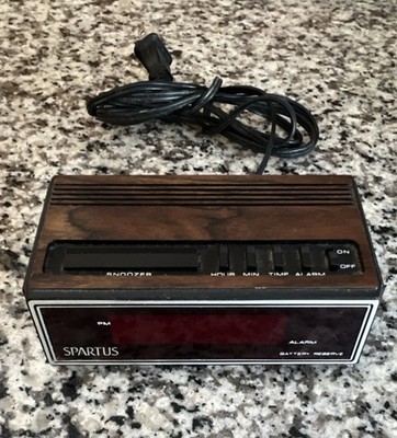 Vintage Spartus Digital Alarm Clock Woodgrain Model 1108 Battery ...