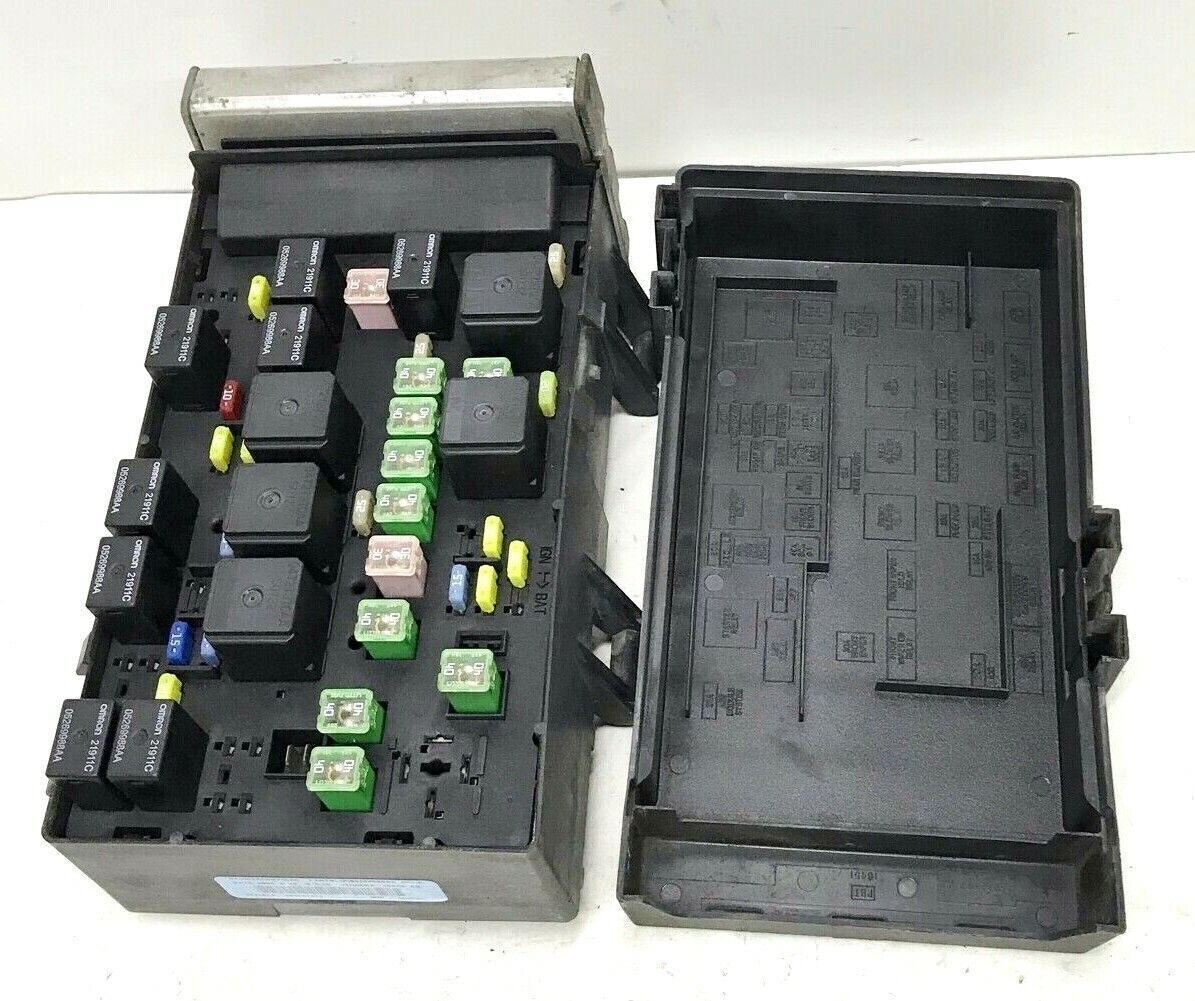 05 06 07 Town & Country, Caravan IPM Fuse & Relay Center Box 05144506AC ...