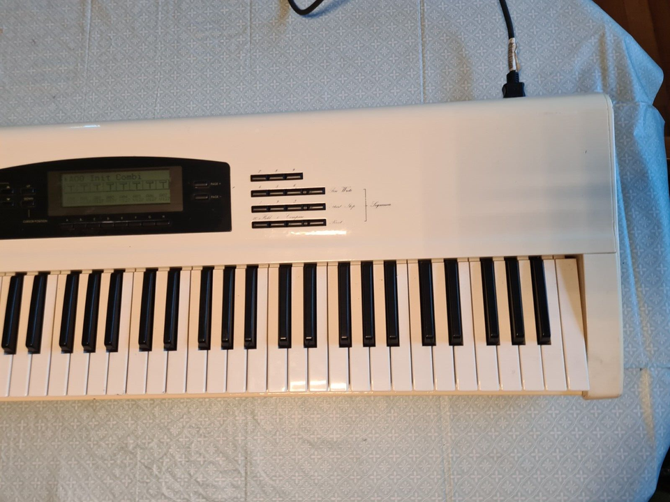 Korg 01/W FD Workstation mit Disk Laufwerk, Keyboard Synthesizer | eBay.de
