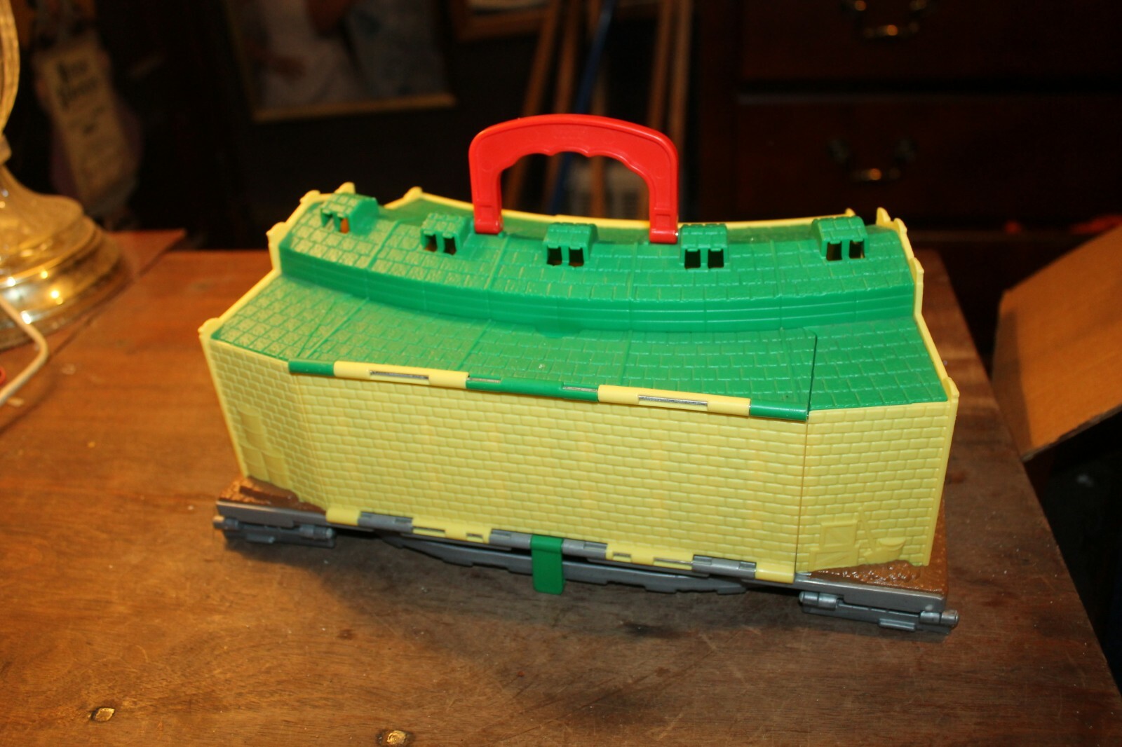 Gullane Thomas the Tank Engine 2009 Case Round House and Track Fisher ...
