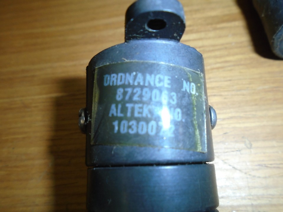 Military Vehicle Dash Light w/o Lense, P/N: 8729063, NSN: 5905-00-974 ...