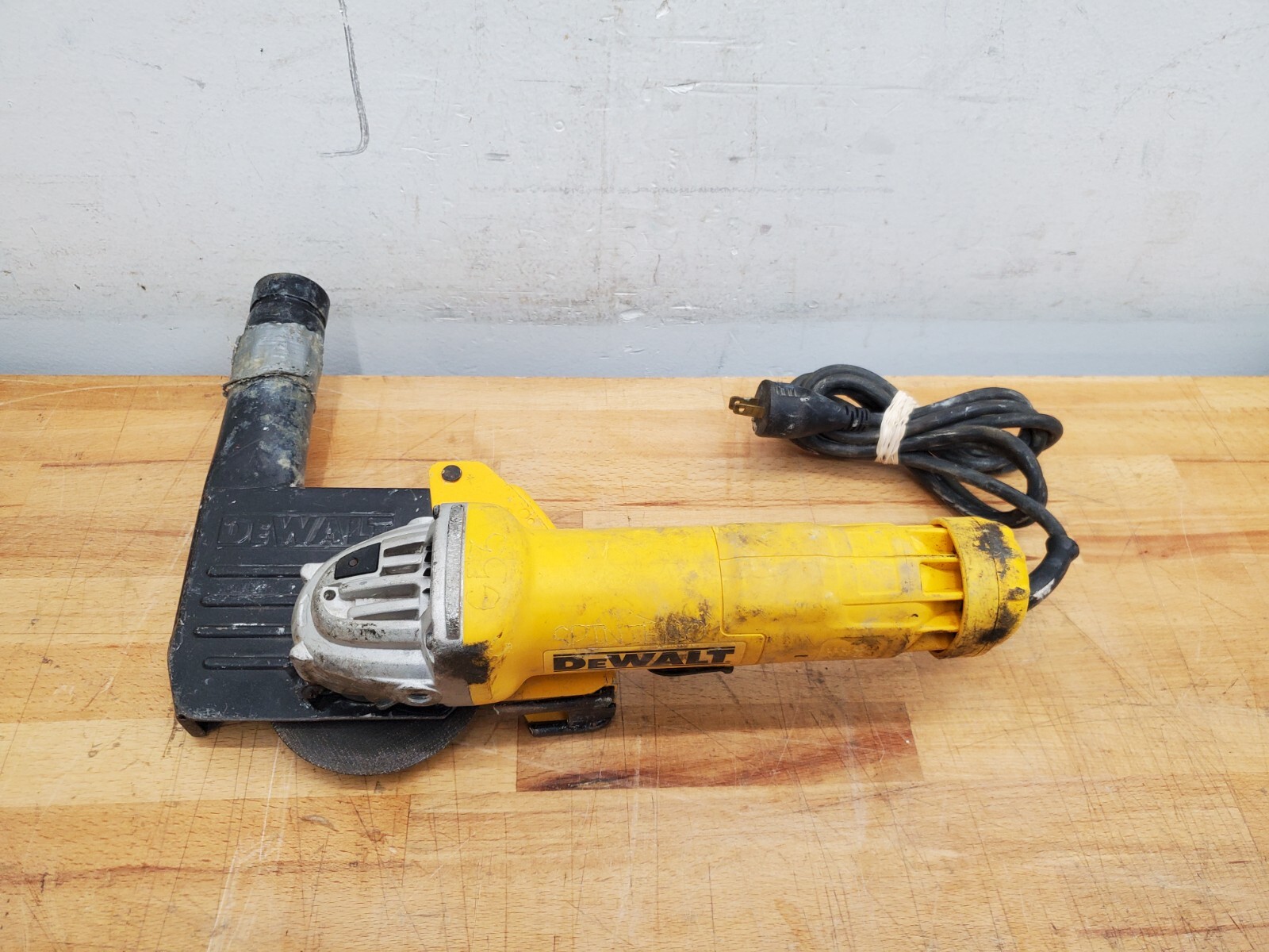 DEWALT DWE402N 4-1/2" Corded Angle Grinder W / DWE46100 Shroud ...