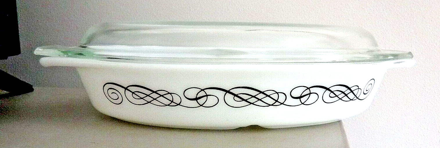 Vintage Pyrex Banking Dish Divided with Cover Design is "Filigree" 1 1/ ...