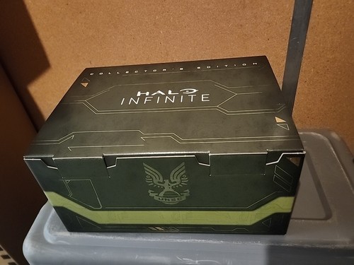 Halo Infinite Collector’s Edition Box Set Xbox Series X and Xbox One ...