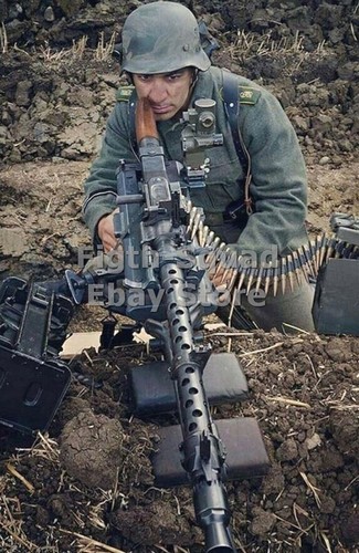 WW2 Picture Photo German machine MG 42 gunner in a trench 5973 | eBay