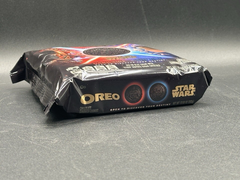 NEW LIMITED STAR WARS OREO RED BLUE CREME KYBER SUGAR CRYSTAL COOKIES ...