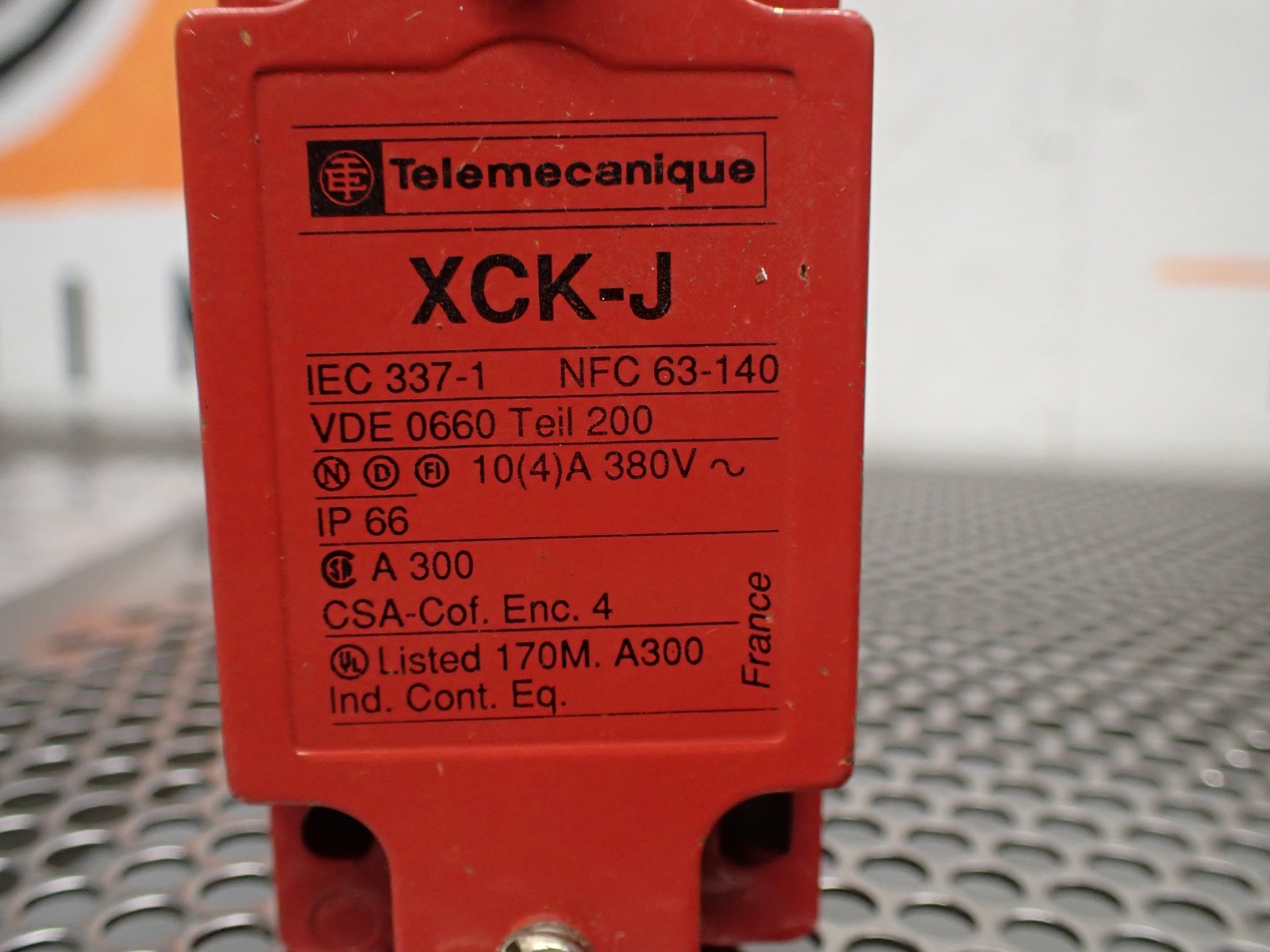 Telemecanique XCK-J ZCK-J59 Safety Interlock Switch New (Missing 1 Head ...