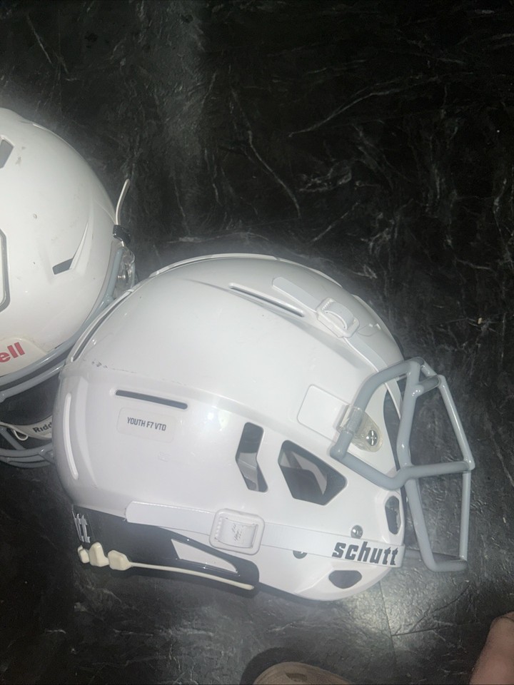 Large Youth Schutt F7 and Riddel Speed Flex Football Helmet | eBay