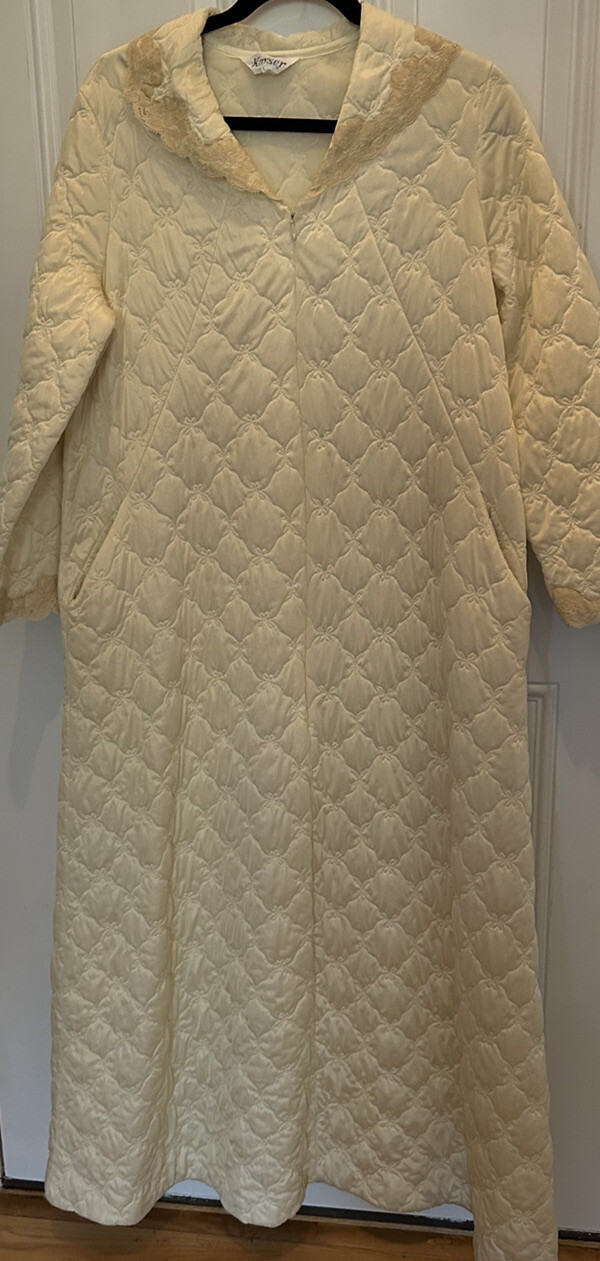 1960s Quilted satin Robe Housecoat MOD Granny kayser … - Gem