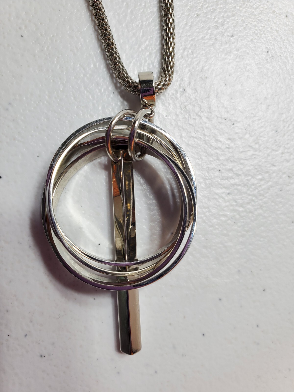 Vintage Beautiful Silverstone Mesh Necklace - Gem