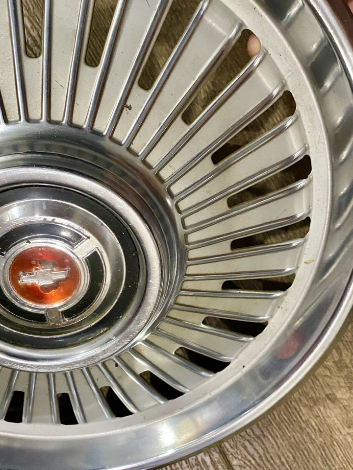 1965 Chevrolet Hub Caps 14" Set of 4 Chevy Wheel Cover Hubcap Chevelle ...