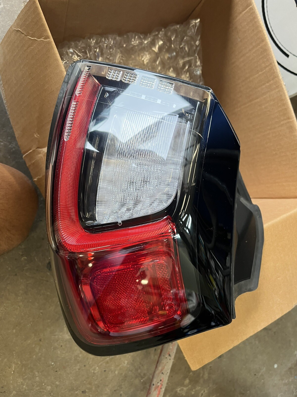 OEM 2019-2021 JEEP CHEROKEE RIGHT TAIL LIGHT PASSENGER OUTER LED ...