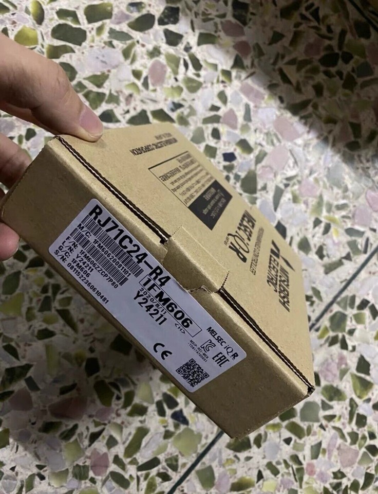 1PC Mitsubishi New IN BOX RJ71C24-R4 RJ71C24-R4 PLC Unit Module FAST ...