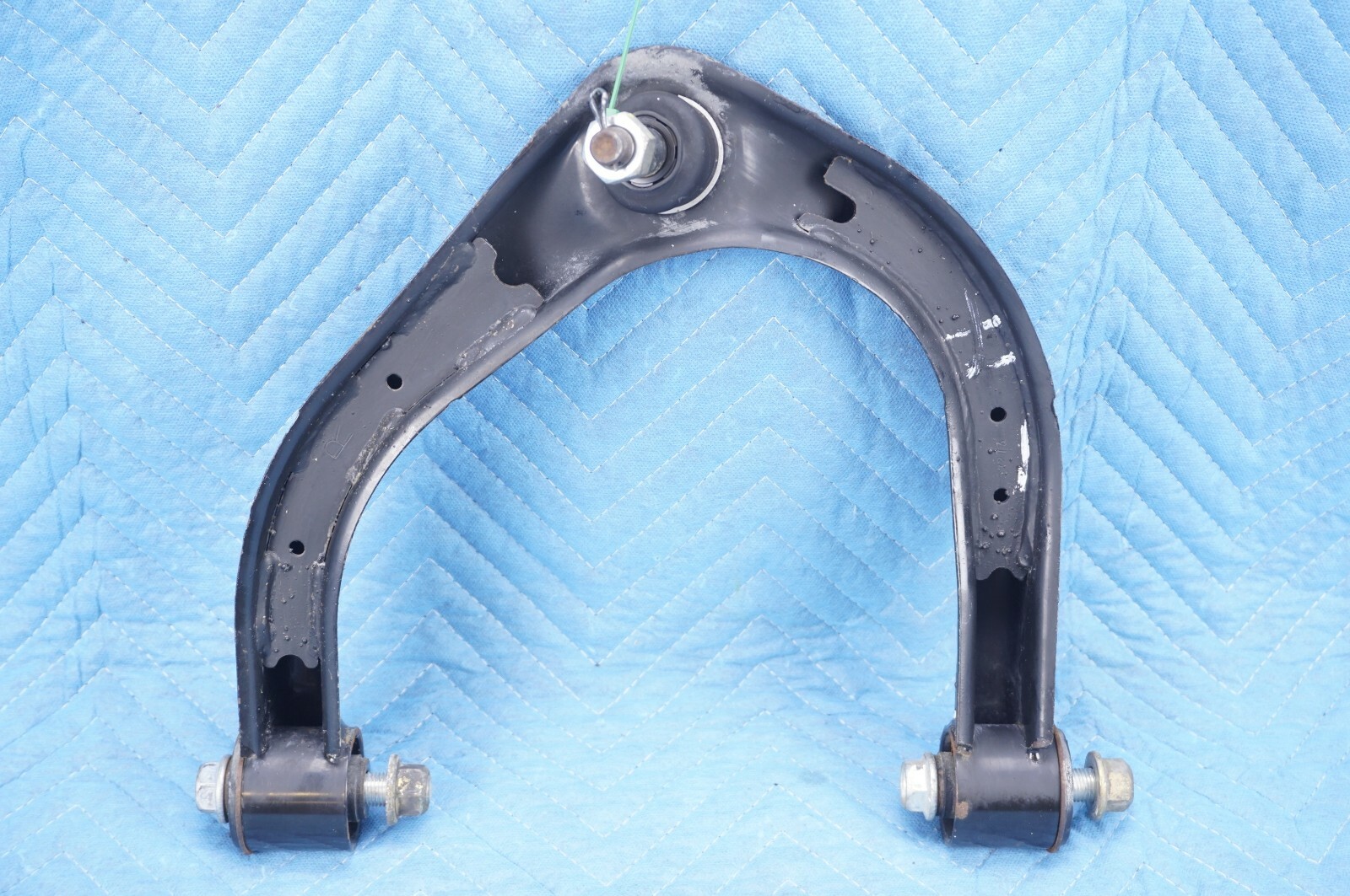 Nissan Armada Front Passenger Upper Control Arm w/Bolts 54524-ZQ00A 07 ...