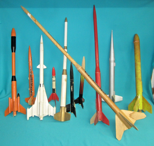 VINTAGE FLYING MODEL ROCKET LOT (NO ENGINES)-ROCKETS-PARTS-INSTRUCTIONS ...