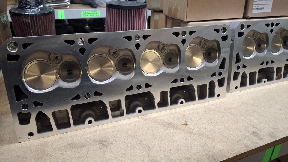 NEW TAKE OFFS Chevrolet Performance 821 LS3 Cylinder Heads 12675871 | eBay