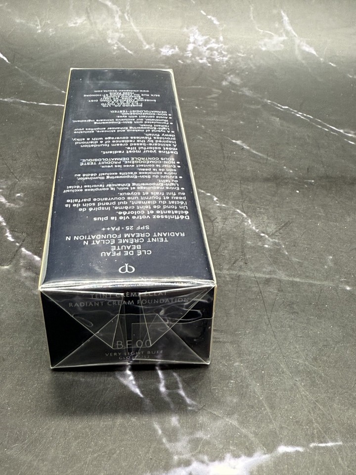 Cle De Peau Radiant Cream SPF 25 Foundation - BF 00 Very Light Buff ...
