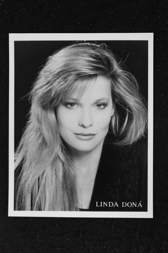 Linda Dona - Signed Autograph and Headshot Photo set - General Hospital ...