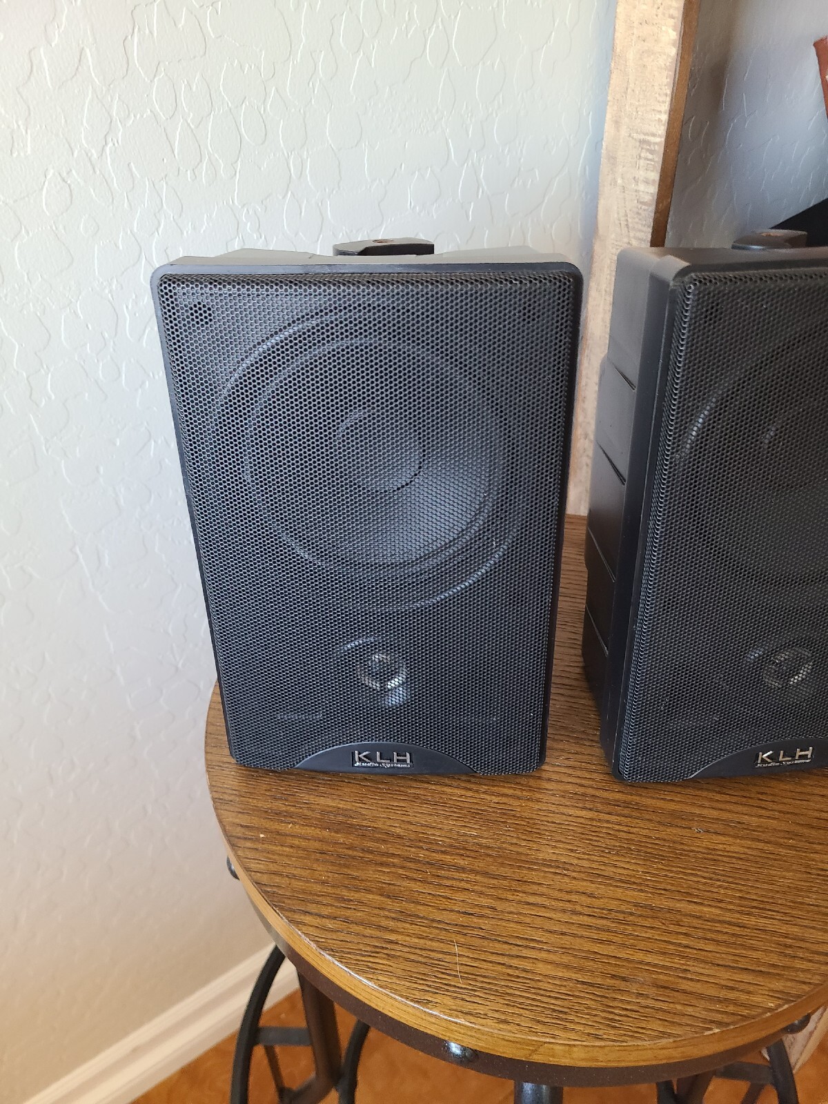 (2) KLH AUDIO HD-53B Shielded Stereo Indoor and Outdoor Speakers With ...