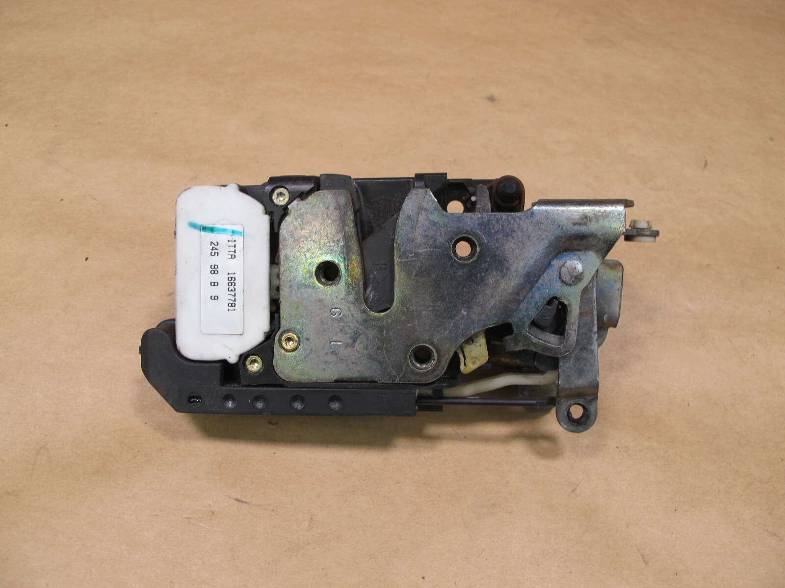 🥇97-04 CHEVROLET CORVETTE C5 LEFT DOOR LOCK LATCH ACTUATOR OEM | eBay