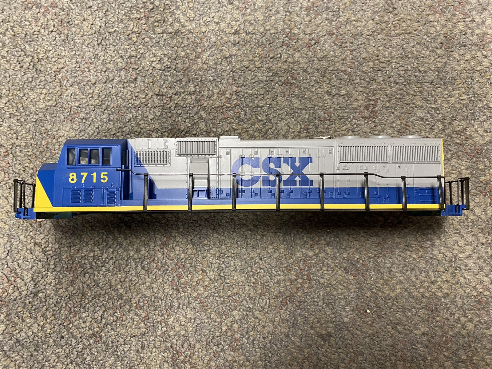 + MTH O Gauge RailKing CSX #8715 SD-60M Diesel Engine Shell For Parts ...