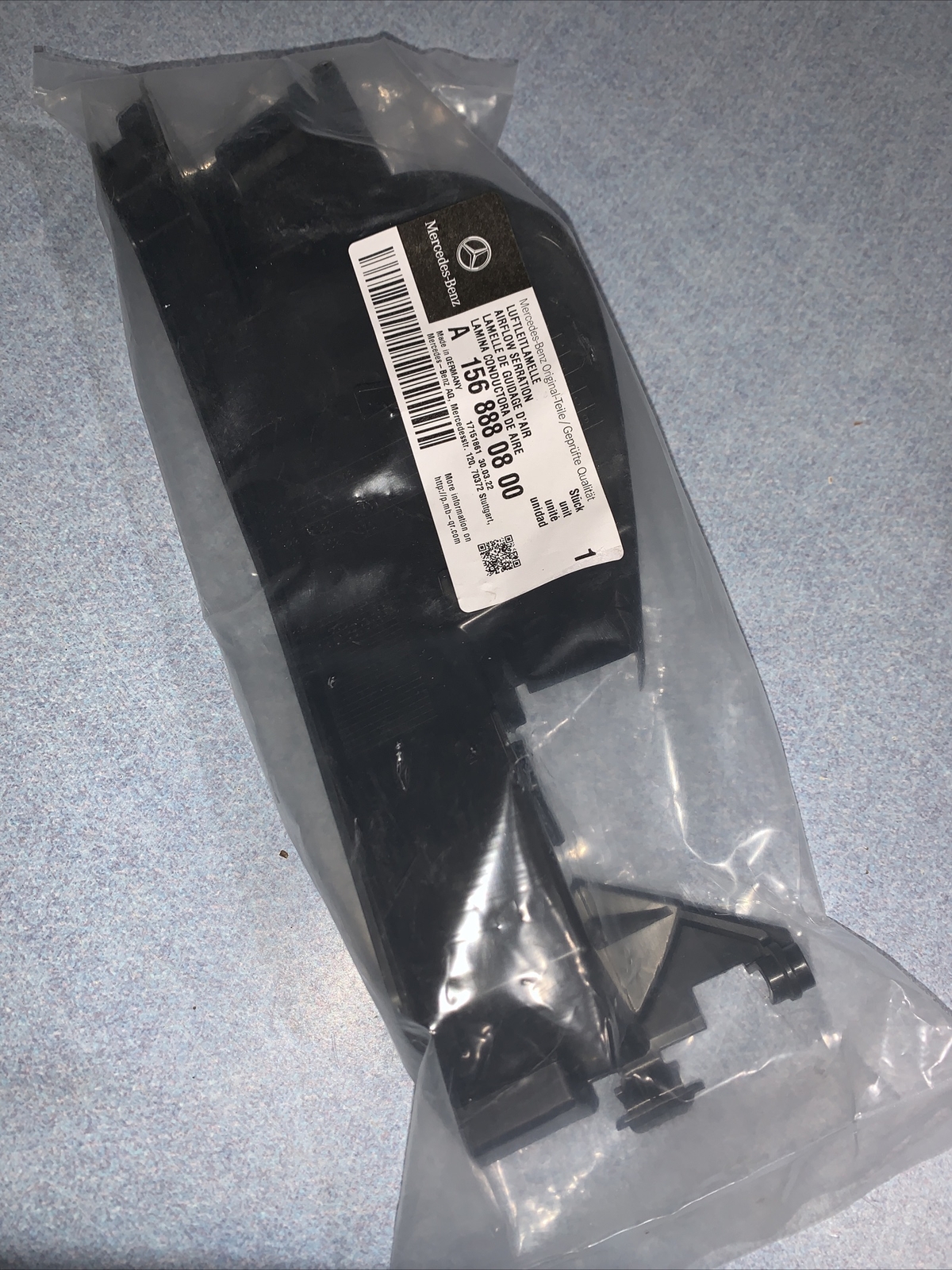 MERCEDES-BENZ GLA X156 FRONT RIGHT AIR FLOW SERRATION A1568880800 ...