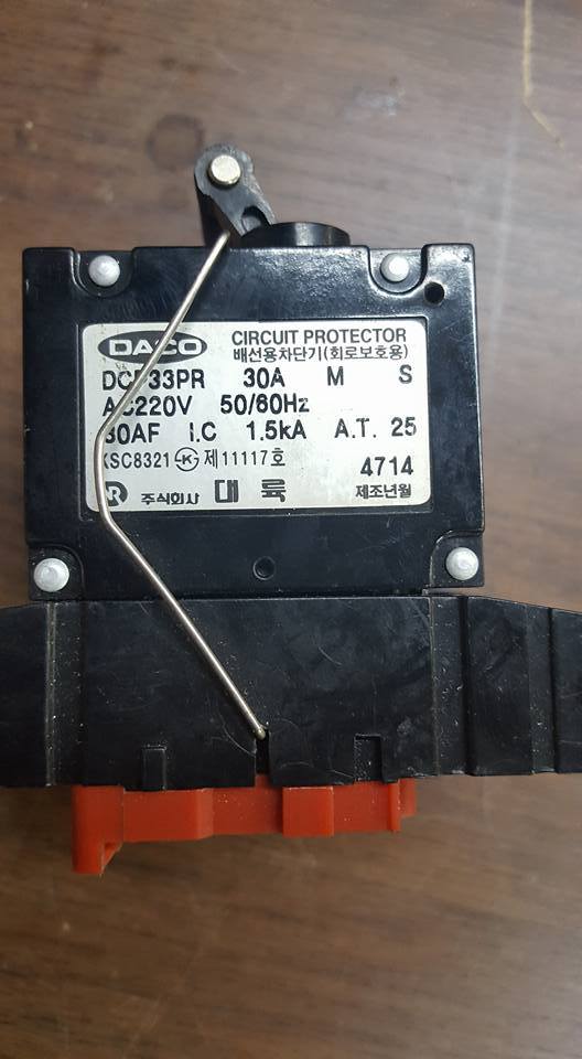 DACO DCP33PR CIRCUIT PROTECTOR 30A 50/60Hz W84 | eBay