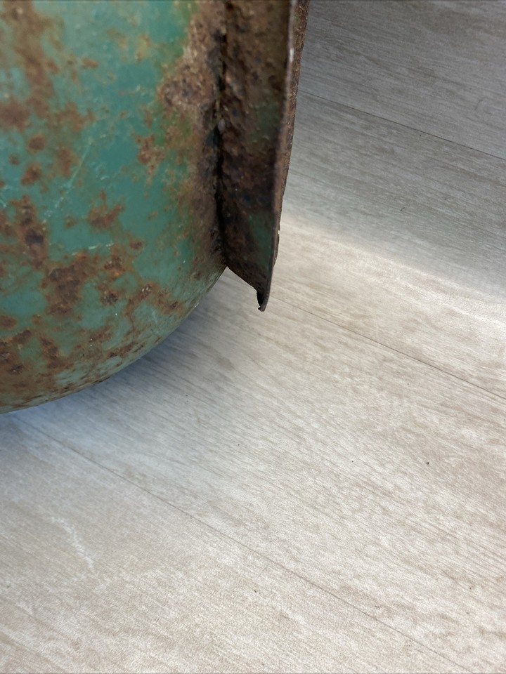 COLEMAN VINTAGE/ANTIQUE 10/69 PROPANE TANK AKA: “THE BOMB” READ DISPLAY ...