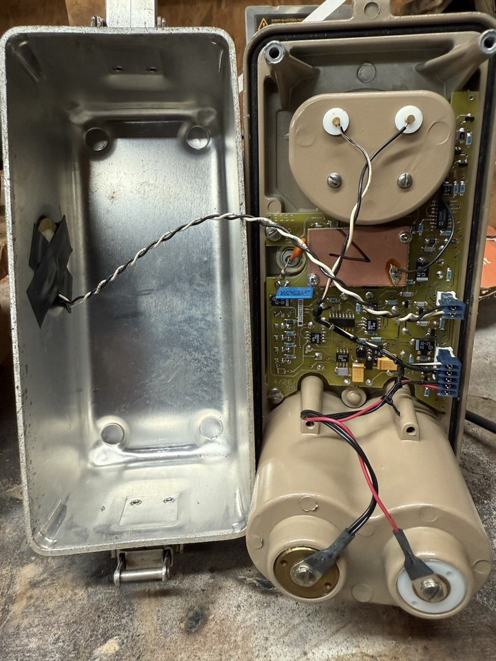 Radiation Detector - LUDLUM Model 3 with 44-9 Pancake Geiger Probe ...