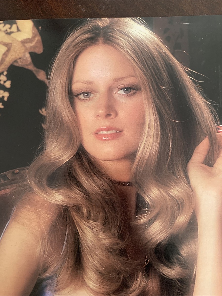 Anne Randall's Instagram, Twitter & Facebook on IDCrawl