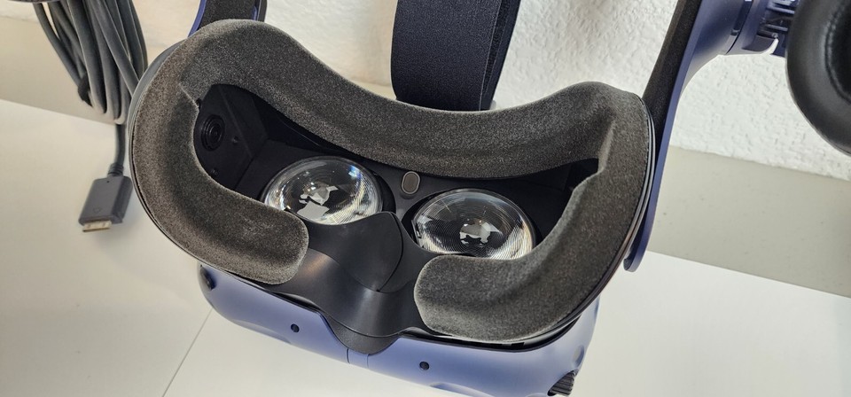 HTC VIVE Pro Headset VR Full Set Complete System Virtual Reality Kit A+ ...