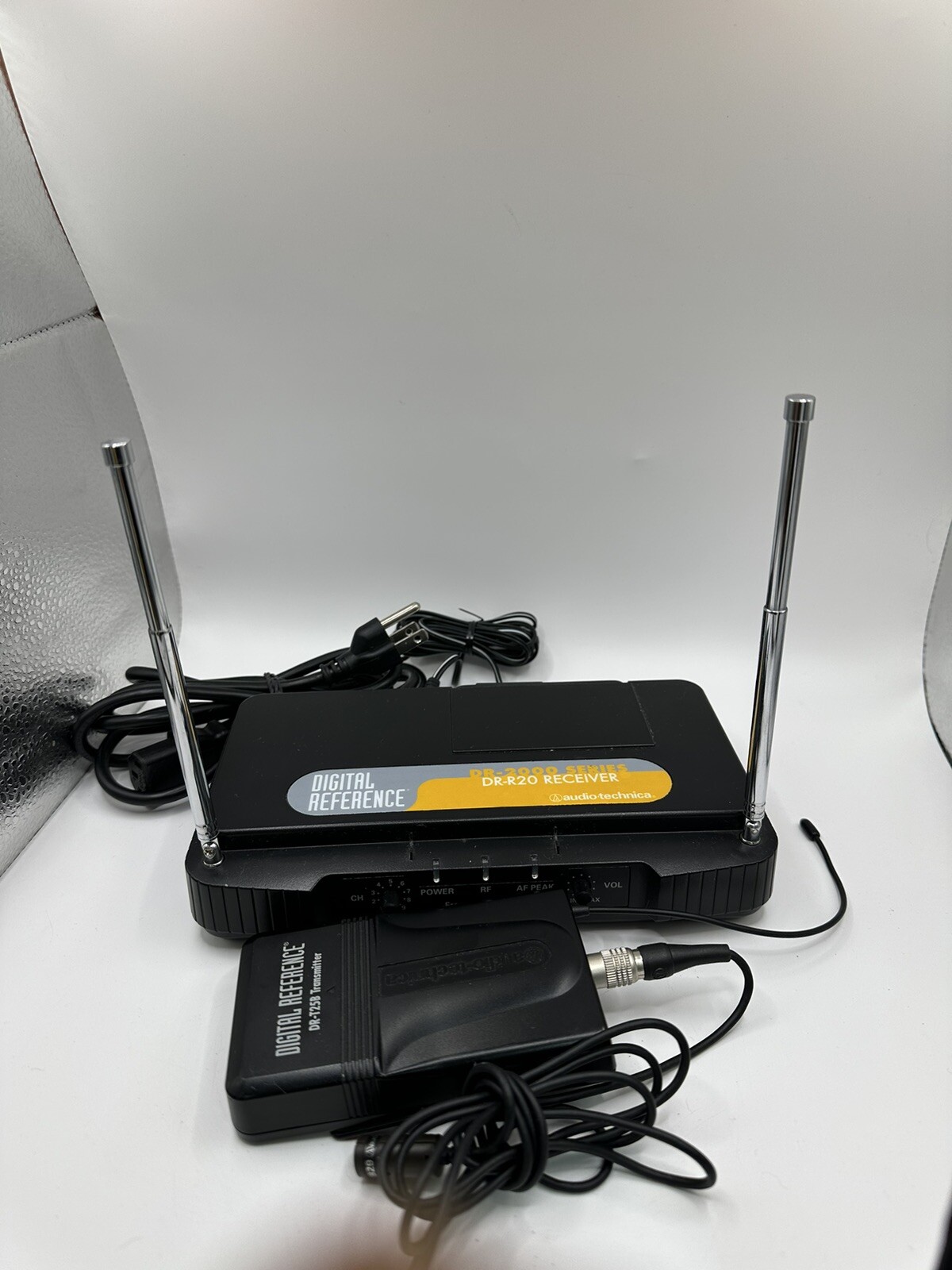 Audio-technica ATW R600 receiver w/ ATW-T601 Wireless AT829 Mic System ...