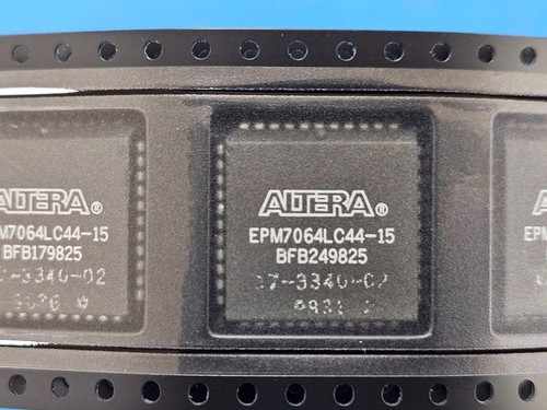 (2PCS) EPM7064LC44-15 CPLD 1.25K Gates 64 Macro Cells 76.9MHz CMOS 5V ...
