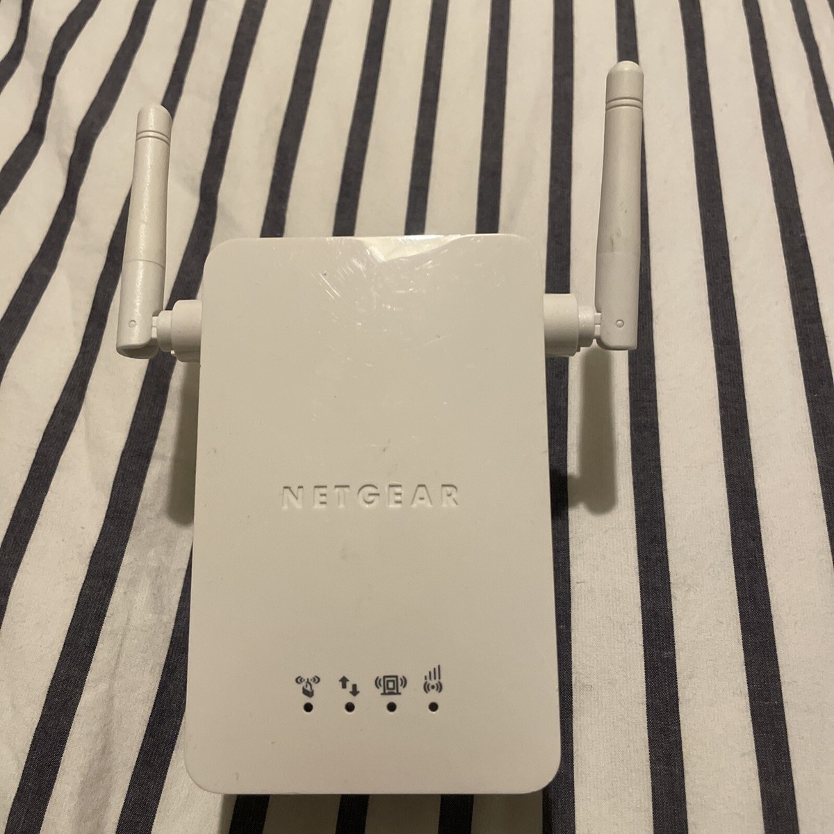 Netgear Wn3000rp Universal Wifi Range Extender Wall Plug Design